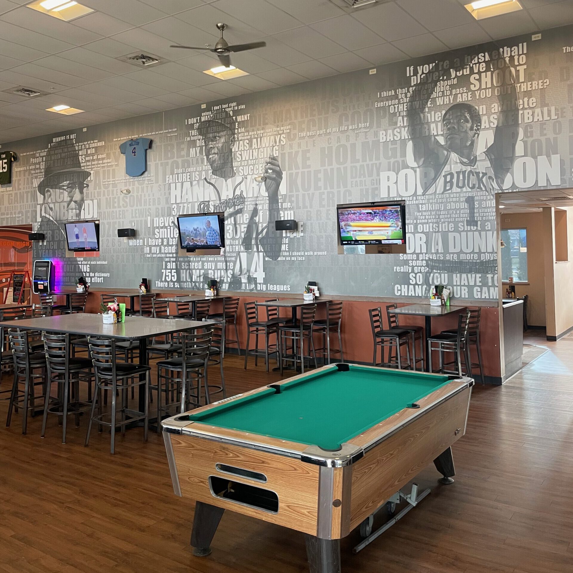 Headquarters Bar & Restaurant – Casual sports bar with a broad food menu